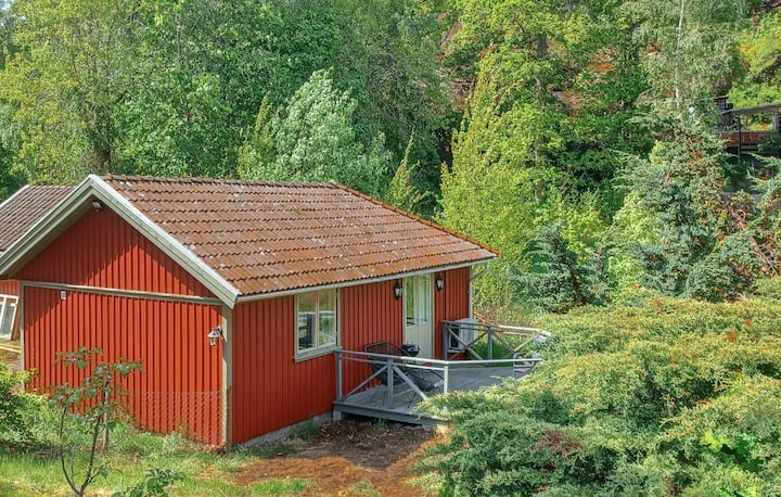2 Bedroom Cozy Home In Ljungskile - Ljungskile