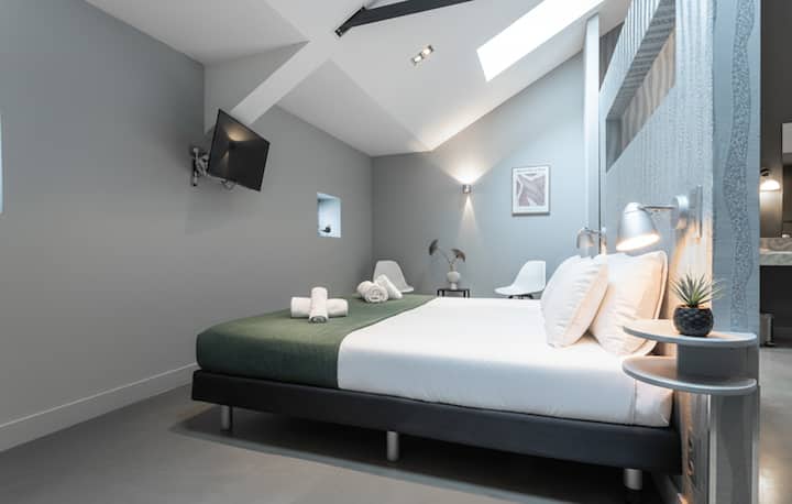 Relaxing Suite, Spa Nearby, Free Parking & Airco - Oss