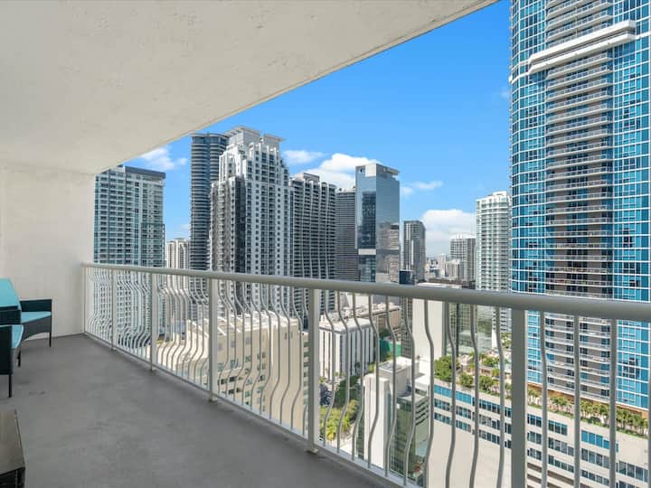High Floor Condo W Amazing View - Miami, FL