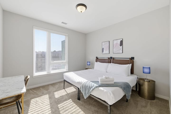 Cozysuites | Modern 2br, Monument Circle, Indy - Lucas Oil Stadium - Indianapolis