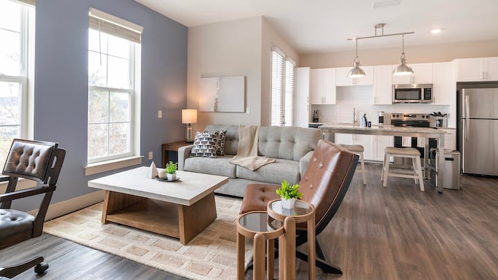 Landing | Spectacular 1bd, Gym, Game Room - Orlando