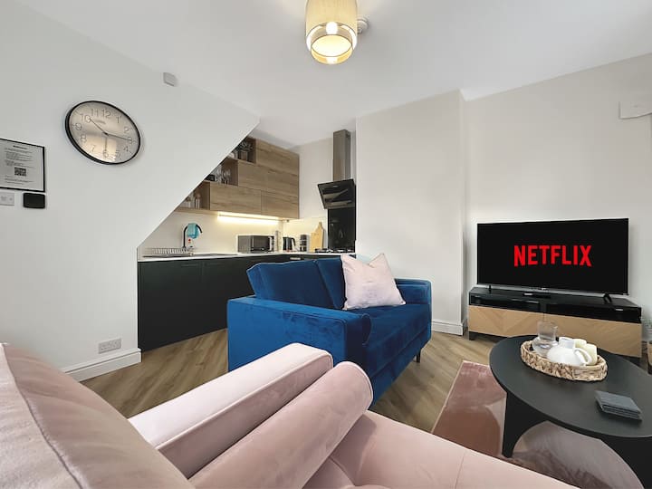 Stylish Duplex Apartment In Oakworth With Parking - Keighley