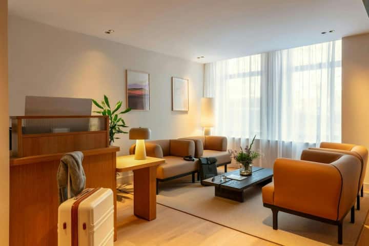 Calm Part Of The City, Close To The Action - Rotterdam