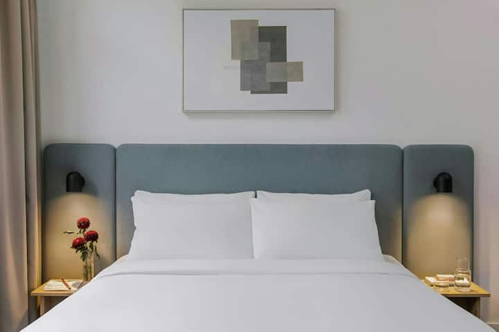 Near Waterfront Walks And City Sights - Rotterdam