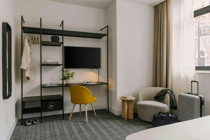 Stylish Hotel With Just 63 Rooms - Rotterdam