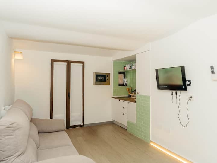 Malvasia Harbor's Light - Villajoyosa