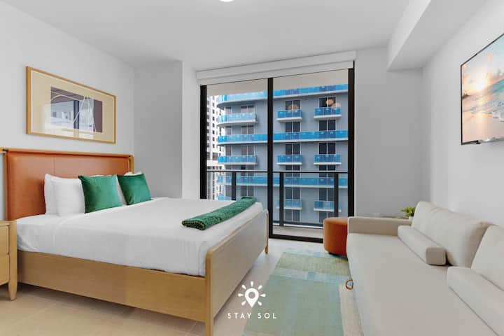 Chic City Studio | Spa Amenities & Workspace - Miami, FL