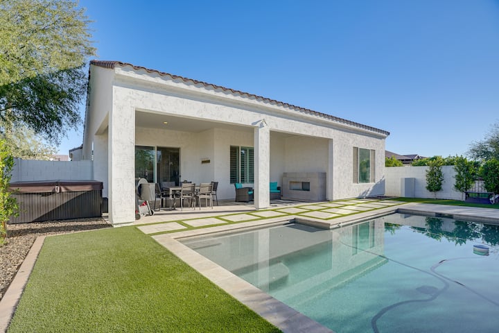 Hot Tub & Community Perks! Sleek Goodyear Retreat - Goodyear, AZ
