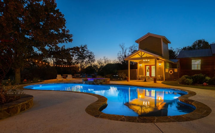 Tank House-stay For 2-access To Pool-hot Tub - Comfort, TX