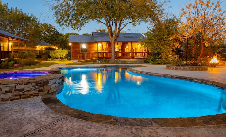 Cypress Creek Cabin – Stay For 6 - Pool - Hot Tub - Comfort, TX