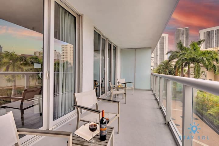 Resort-style Escape | Pool, Gym | Miami - Hallandale Beach, FL