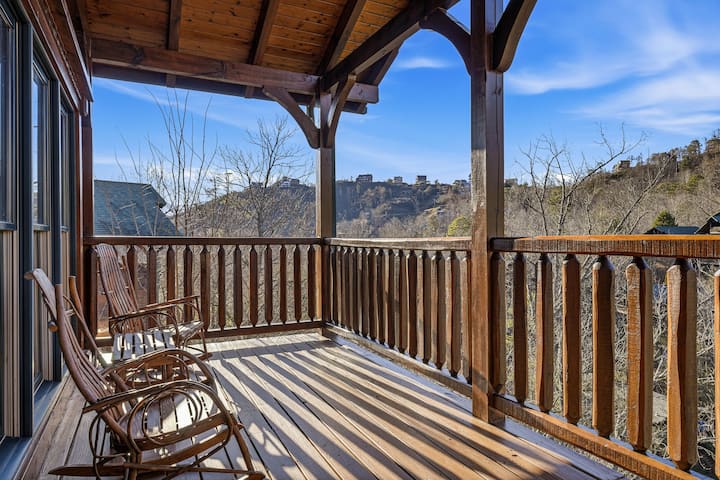 Newly Listed, Hot Tub, Gameroom, Free Attractions! - Gatlinburg, TN