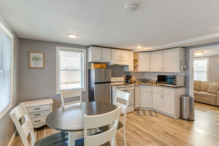 Walk To Public Beach Access! Breezy Hampton Condo - Seabrook, NH