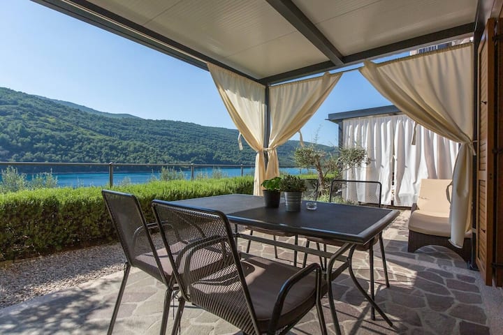 208 Istra Sea Side 2 Bedrooms Apartment & Sea View - Rabac