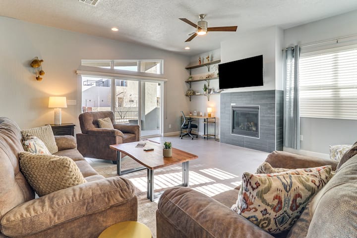 Convenient Albuquerque Escape W/ Yard: Off I-25! - Albuquerque