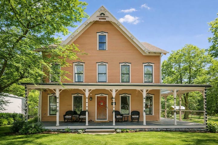 The Makely House: Hot Tub | Barn | Large Groups - Windham, NY
