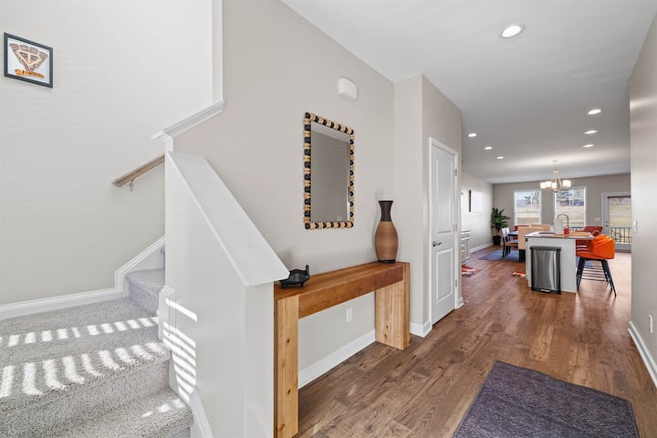 Spacious 3-suite Villa With Privacy On Every Level - Blacksburg, VA