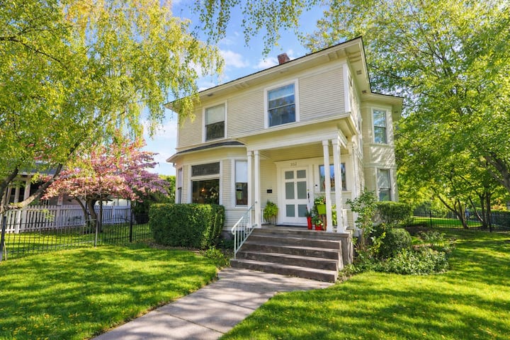 Historic Craftsman-ev Charger-walk To Main-dogs Ok - Walla Walla, WA