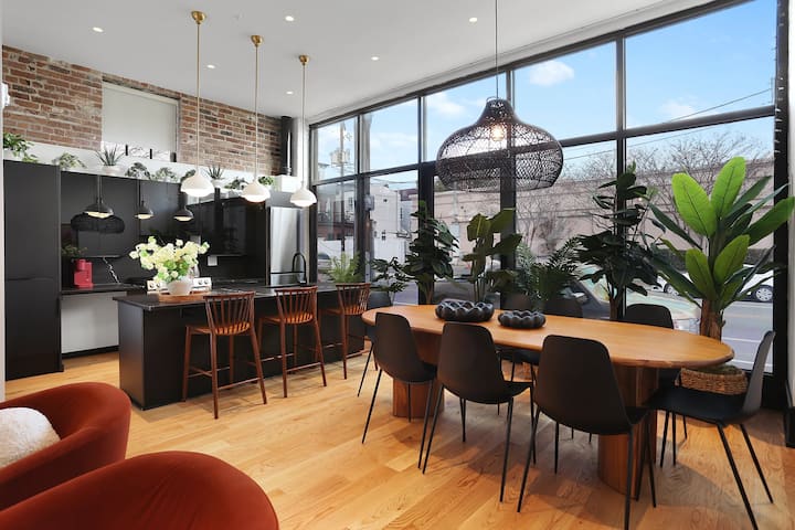 The Gisele: 4br/4ba For 8 | Pool + Streetcar Stop - New Orleans, LA