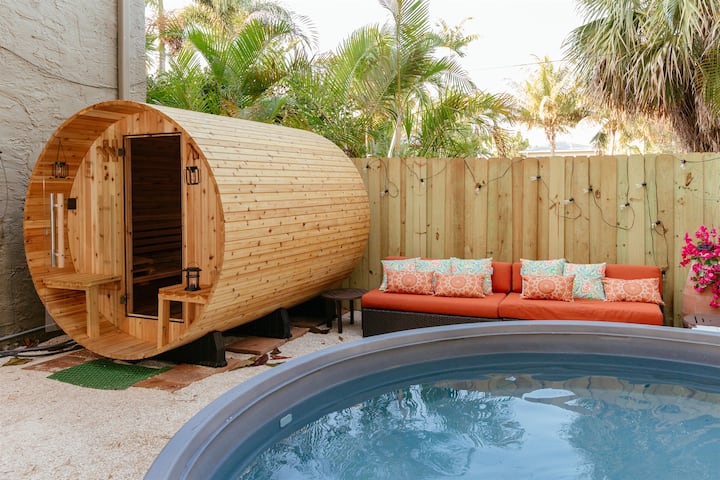 Sauna, Tank Pool, Game Room, And More! - Palm Beach, FL