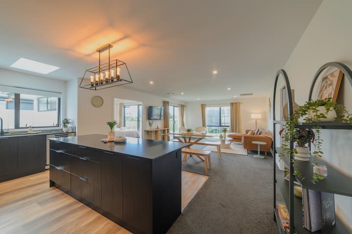 Family Retreat With Spa, Games, And Sunshine - 林肯