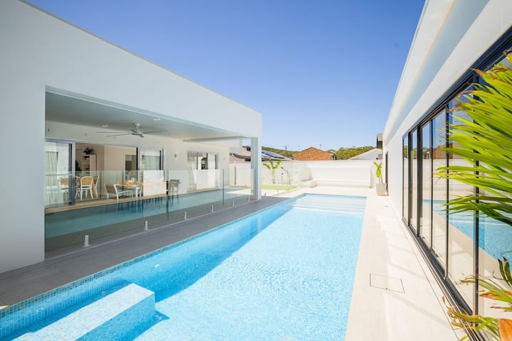 57 Tomaree Road Complex - House & Cabana With Pool - Australie