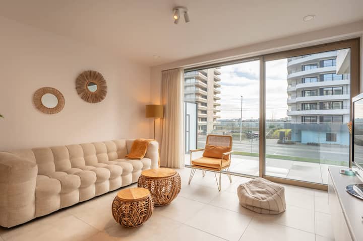 Modern Apartment For 6 With Terrace & Parking - Oostende