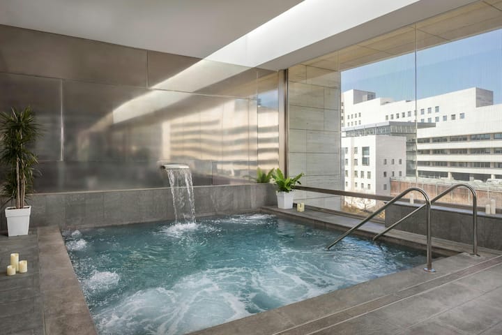 Family Room At Nh Collection Barcelona Constanza - Barcelone