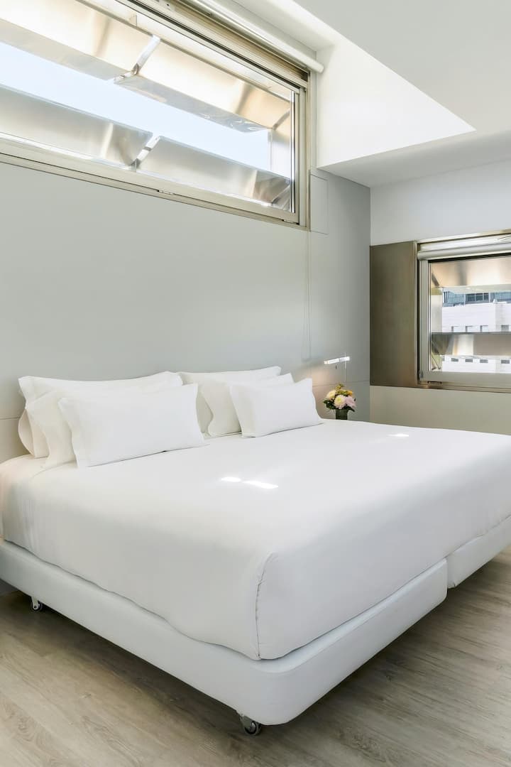 Premium Room, Extra Bed At Nh Collection Constanza - Barcelona