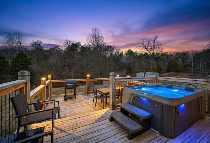 Sunshine Cottage: Hot Tub, Game Room, Grill, More! - 塞維爾維爾