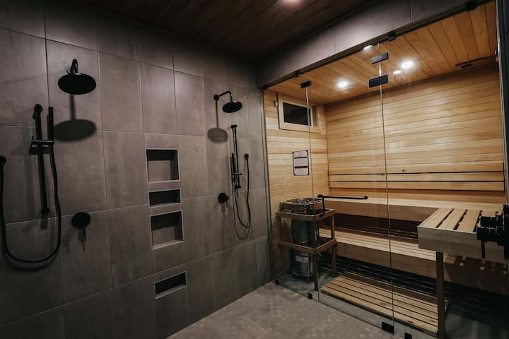 Hot Tub. Sauna. Pickleball. Mountains. Let’s Go. - Townsend, TN