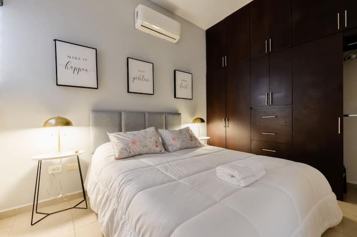 Colonia Privada, 5 Camas & Cajón Privado Para 6 H - Monterrey