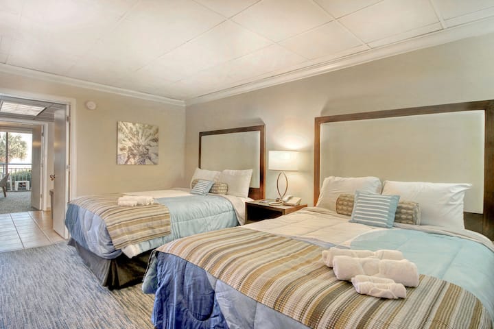 Direct Oceanview 1-bedroom Condo Sleeps 6 - Myrtle Beach, SC