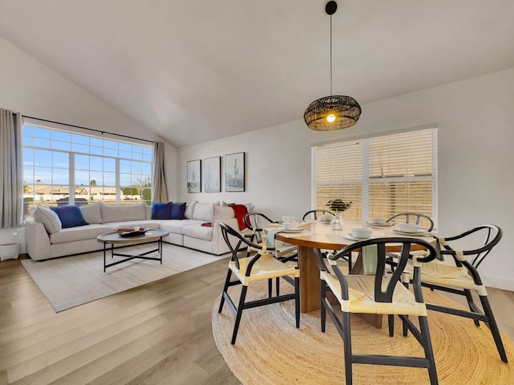Pool Home. Sleeps 11. Super Mesa Location! - Mesa, AZ