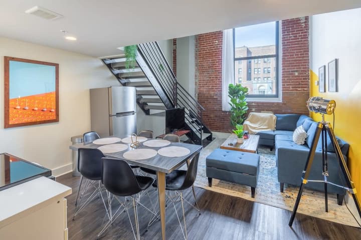 Sosuite | 3br Loft W Gym, Lounge, Shared Laundry - Upper Darby, PA