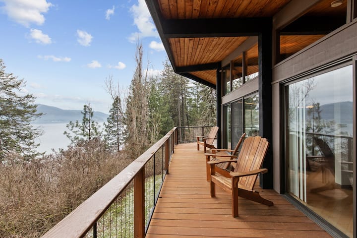 Paradise Regained: Waterfront Hideaway With Dock - Lake Coeur d'Alene, ID