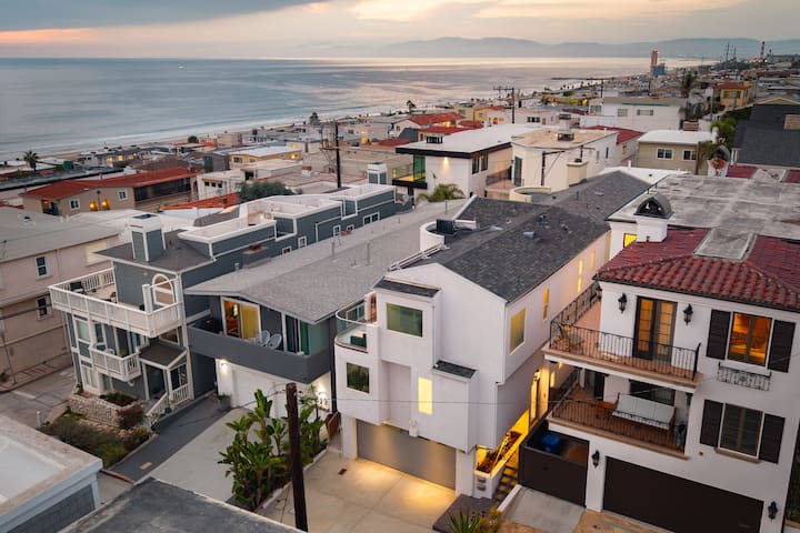 Steps To Beach W/ Views And Parking | Casa Del Mar - Manhattan Beach, CA