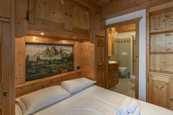 Casa Col 3, A Charming Two-room Apartment - Cortina d'Ampezzo