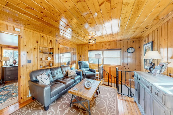 Woodsy 2br Mountainview | Fireplace | Patio - Green Mountain Falls, CO