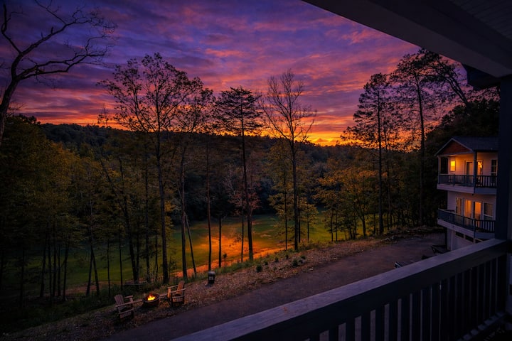 Golf View In Helen! Tubing, Festhalle & Golf! - Helen, GA