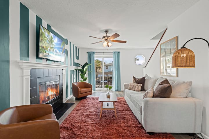 Beachside Living | Walk To Ocean - Jacksonville Beach, FL