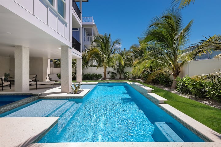 What A Catch By Beach Boutique Rentals - Bradenton Beach, FL