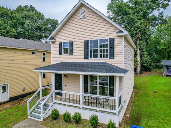 Raleigh Retreat: Fire Pit, Patio & Workspace - PNC Arena