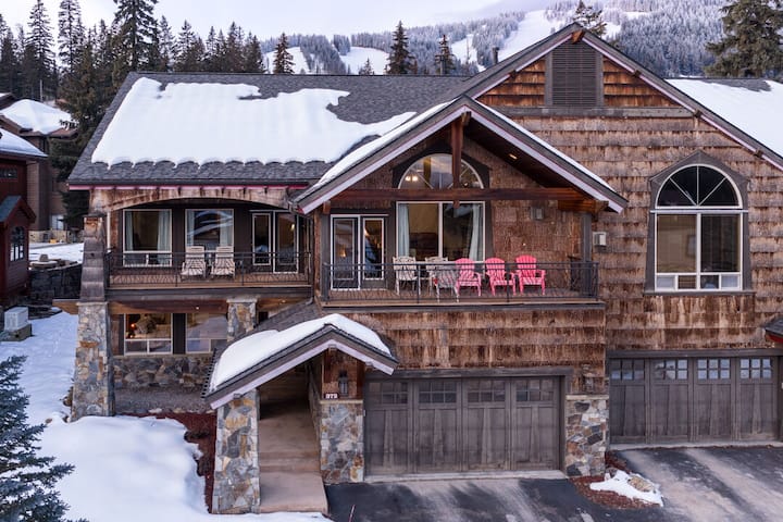 New! Whitefish Ski-in/ski-out Escape With Hot Tub! - Whitefish