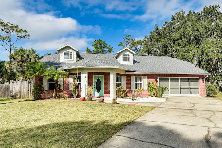8 Mi To Flagler Beach! Family Getaway W/ Yard - Flagler Beach, FL