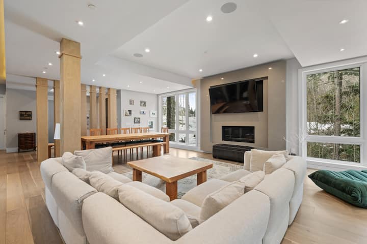 Modern Chalet / 4bedroom & Private Hot Tub - Whistler Blackcomb