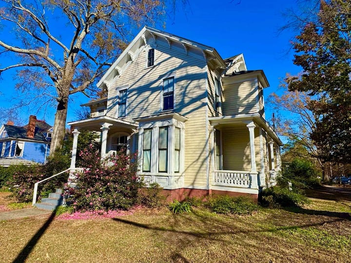 Person Street Downtown Retreat - Raleigh, NC