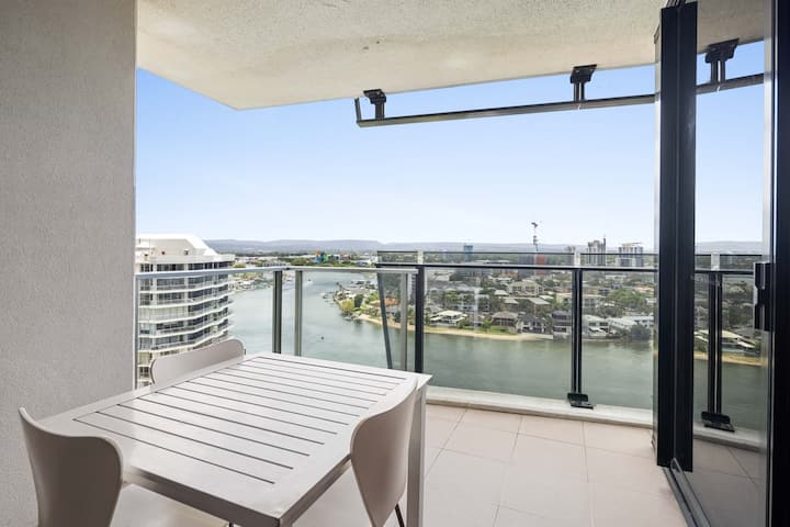 1brm + Study River View At Circle On Cavill - Surfers Paradise