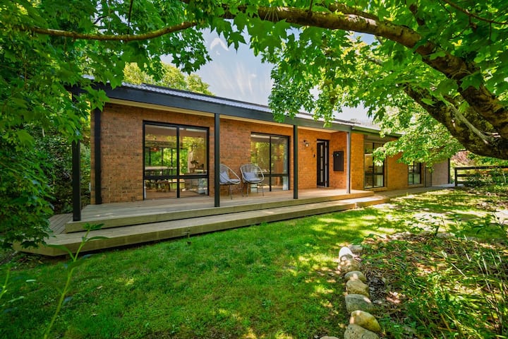 Hideaway House Bright - Bright