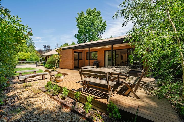 Hideaway House Bright - Bright